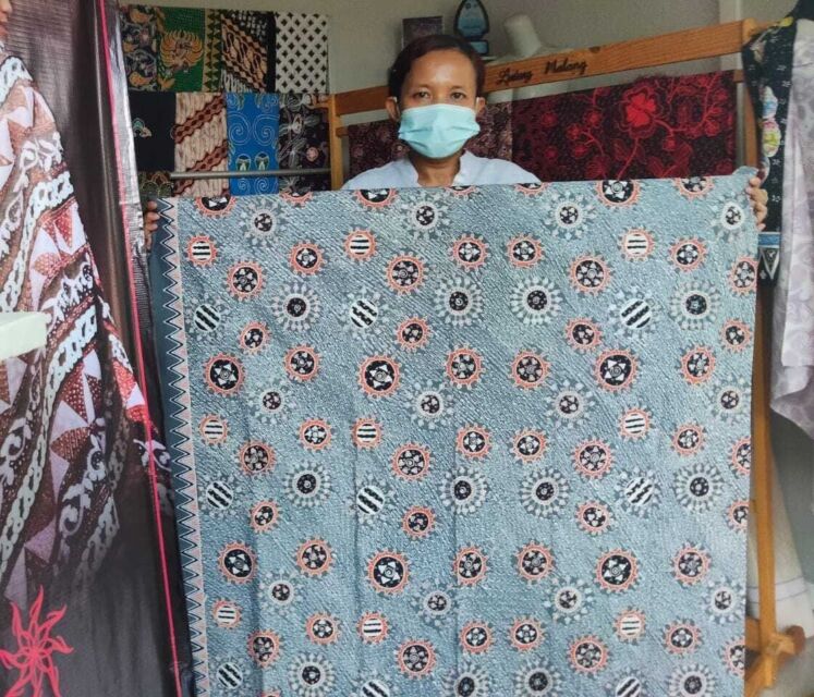 Batik Covid-19, Karya Fenomenal Pembatik Malang Saat Jalani Isolasi ...