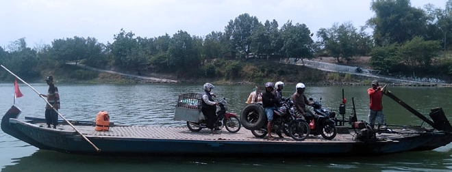 Perahu Getek Transportasi Masal Tradisional Yang Masih Eksis Di Era ...