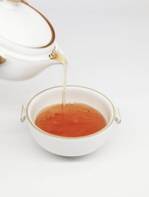 8 Manfaat Teh Tawar Untuk Kesehatan, Bisa Meredakan Stress!